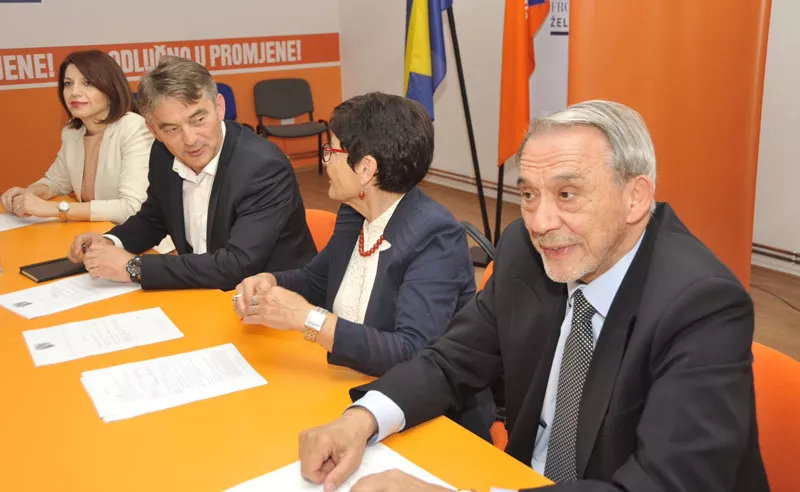 Demokratska fronta pokreće Call centar