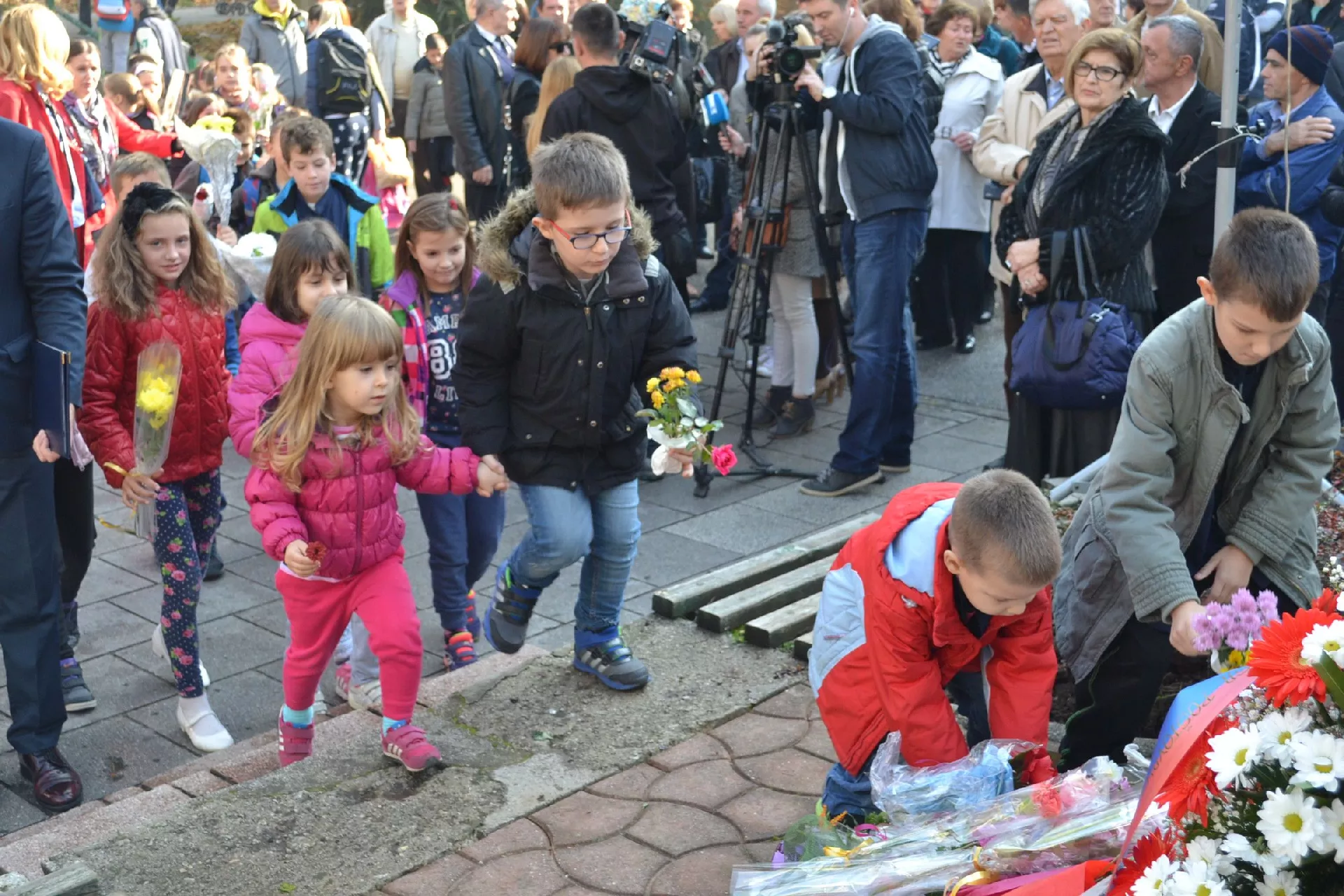 22 godine od ubistva učiteljice Fatime Gunić i njenih učenika Adisa ...